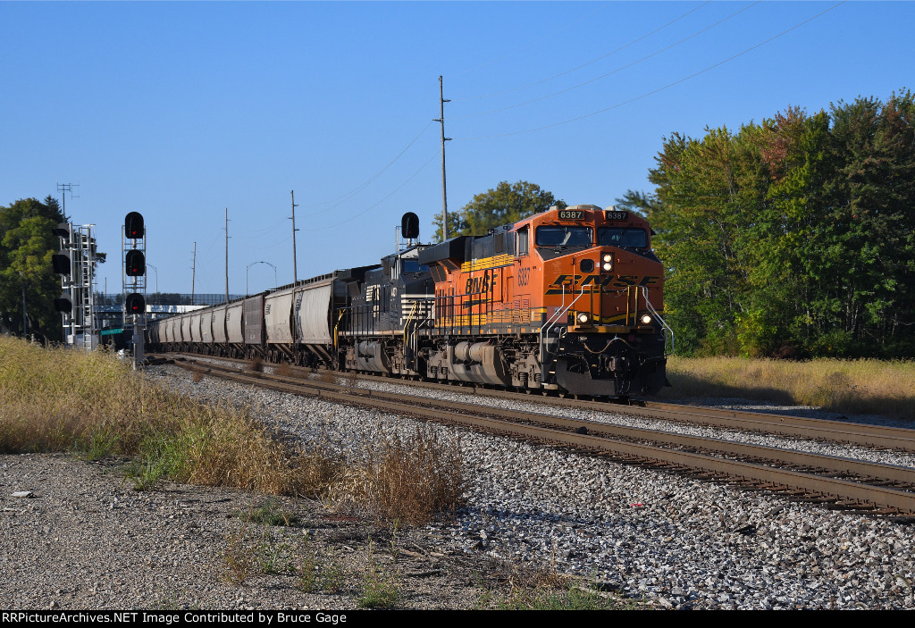 BNSF 6387